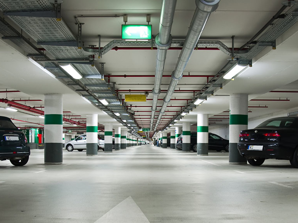Marquage au sol pour parking de centre commercial - Ivatio77